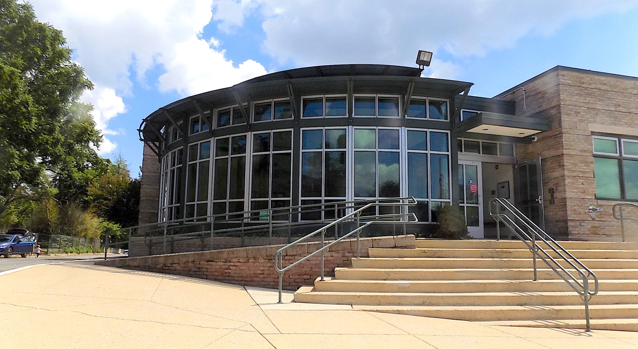 First Day for New MacArthur High School Is Historic | The Georgetowner