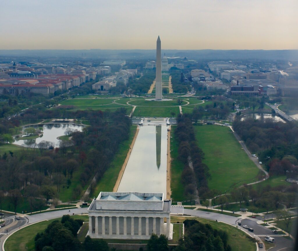 Landmark Lecture: Commemorative Spaces: The National Mall | The ...